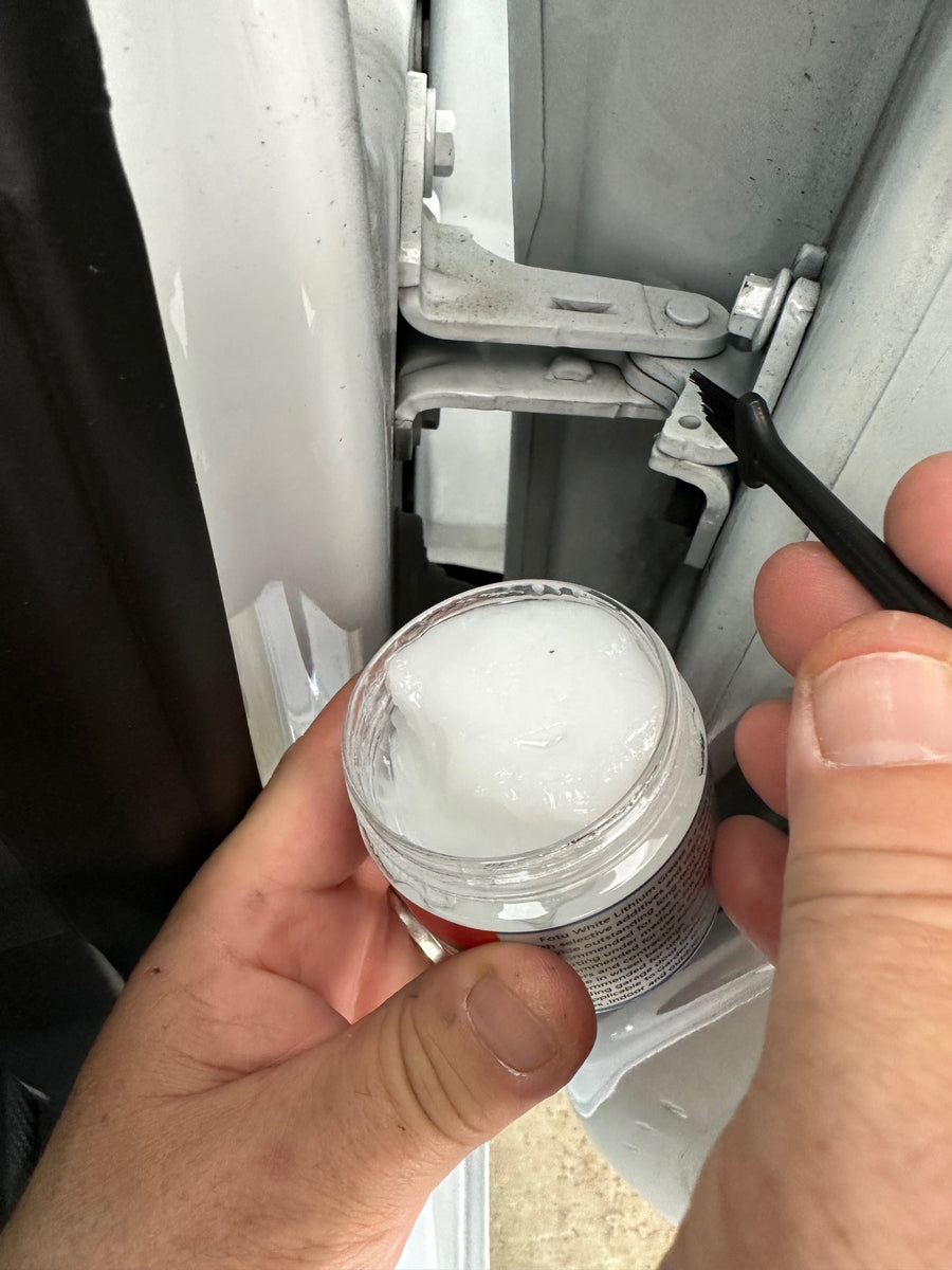 White Lithium Grease Lubricant for Seat Tracks, Sunroof, Door Hinges,