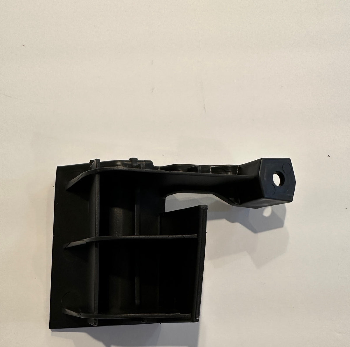 Tesla Model Y Rocker Panel Bracket Clip Support, Right, 2020-2024